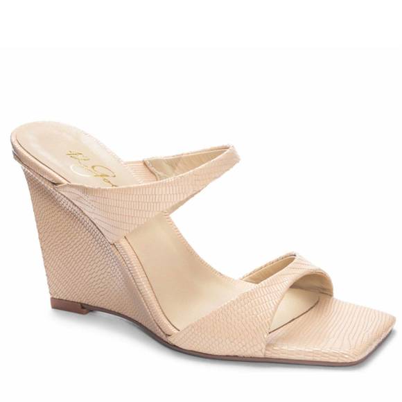 42 GOLD | Shoes | New 42 Gold Womens Omira Wedge Heel In Beige | Poshmark
